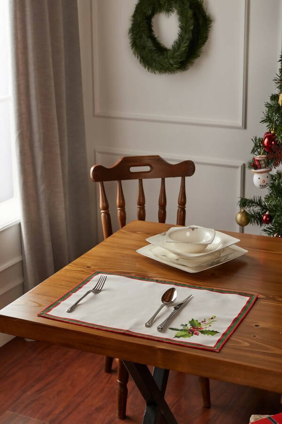 Holly Berry and Greenery Pattern Placemat, Holidays, Christmas Set of 2 ...