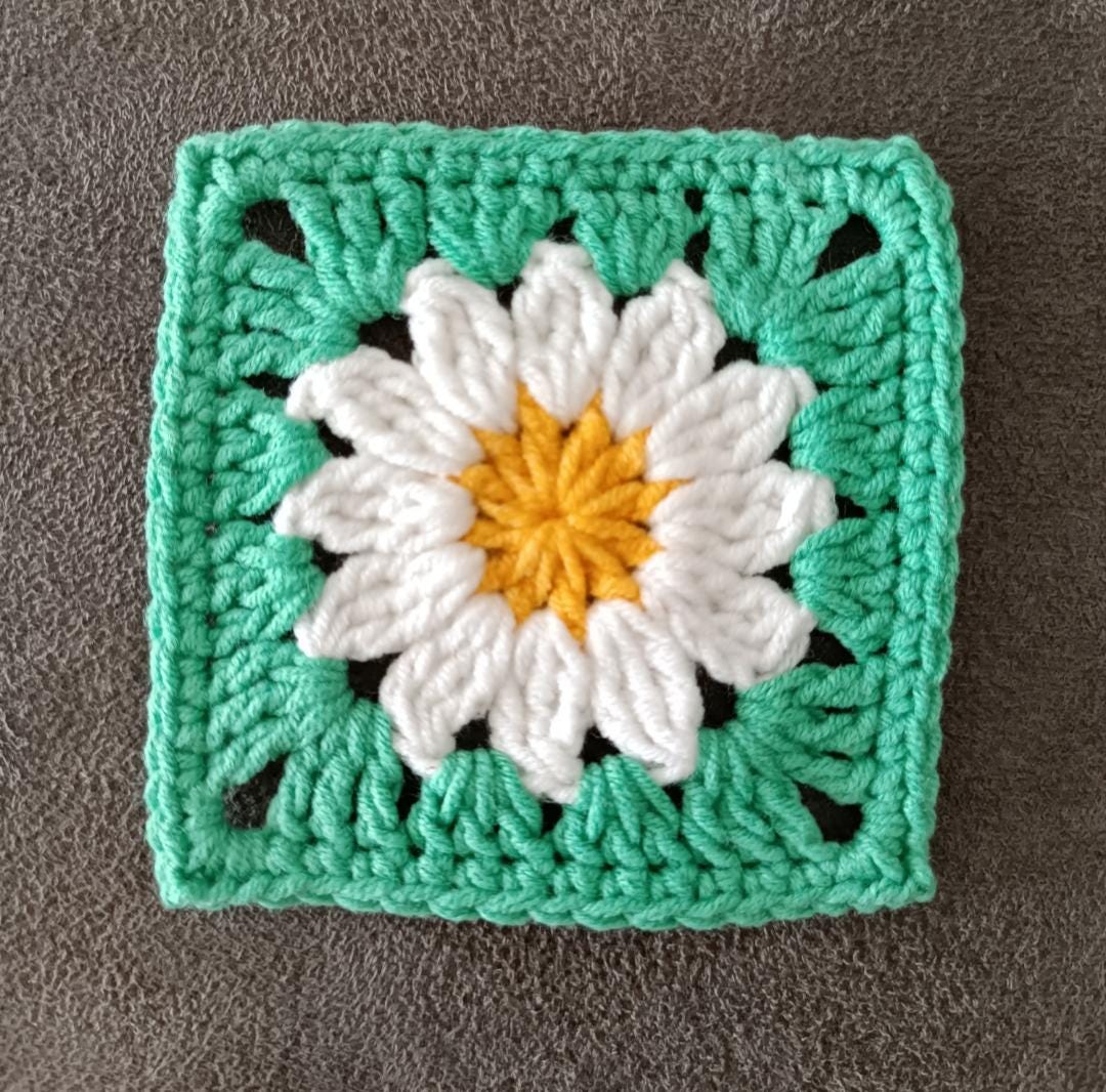 Daisy Granny Square Crochet Pattern (PDF Download) - Etsy