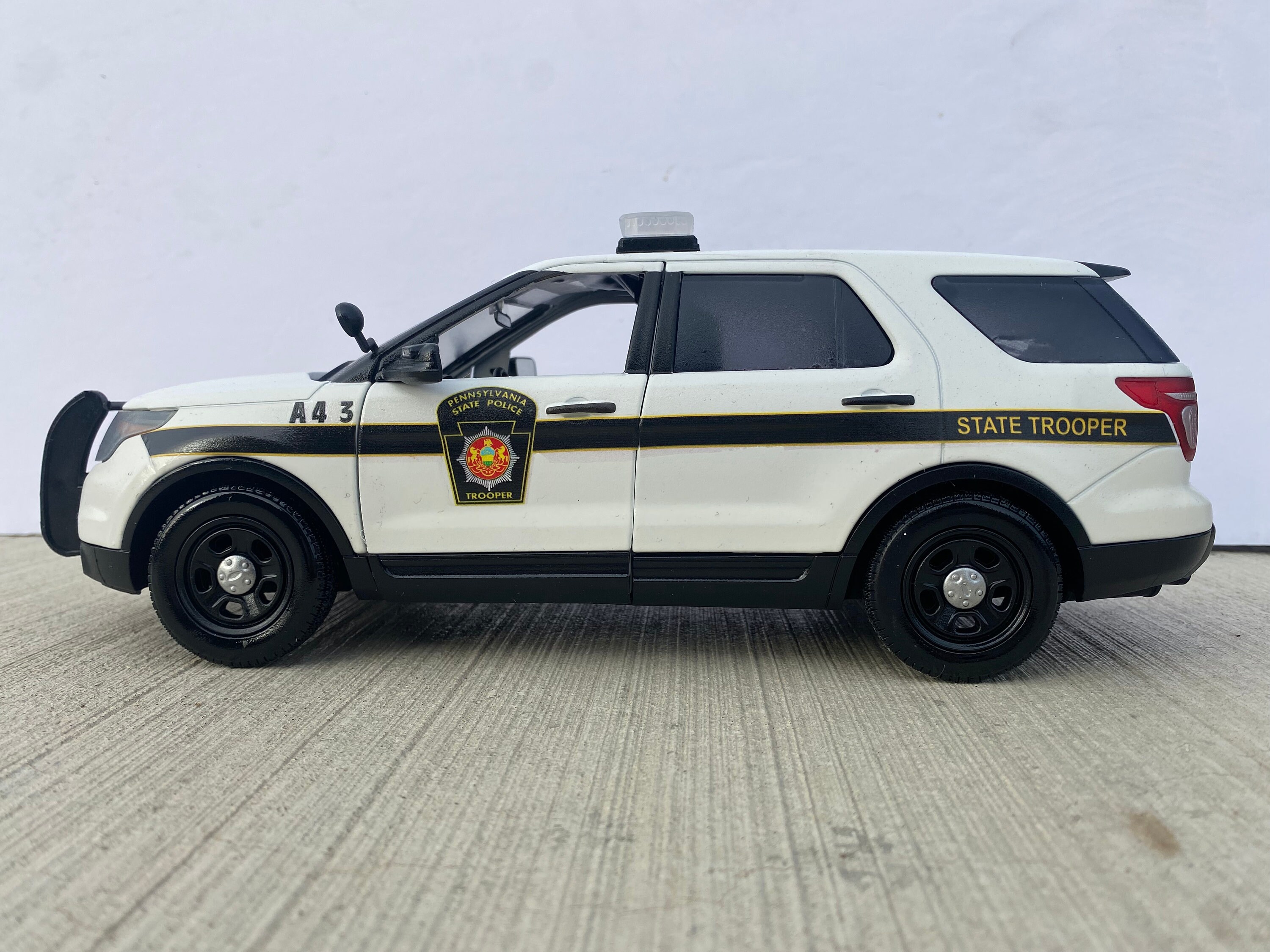 1/18 Pennsylvania State Police Ford Explorer FPIU Utility SUV With ...
