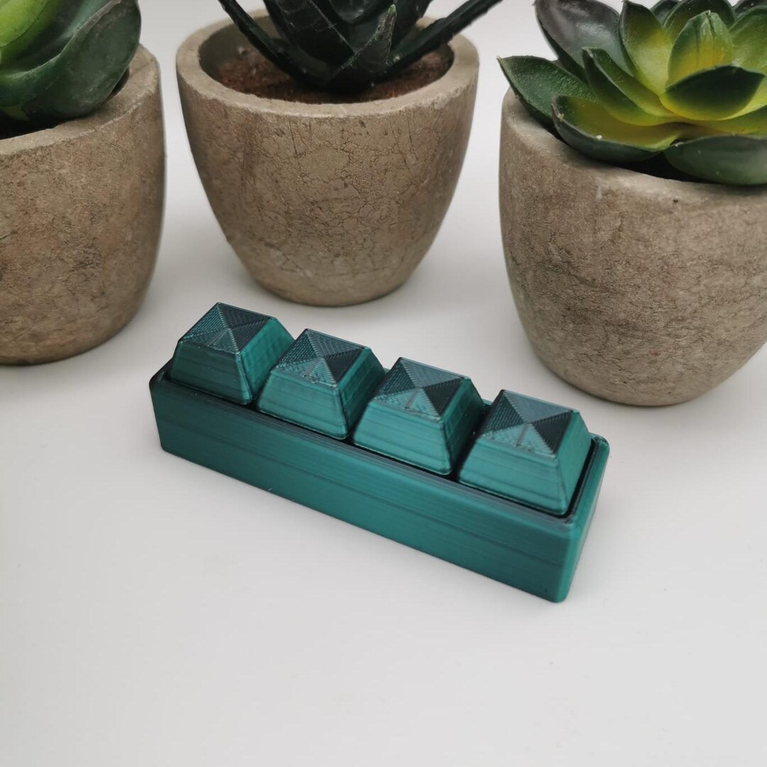 Four-key Mechanical Keyboard With Clicking Keys | Desk Toy | Fidget ...