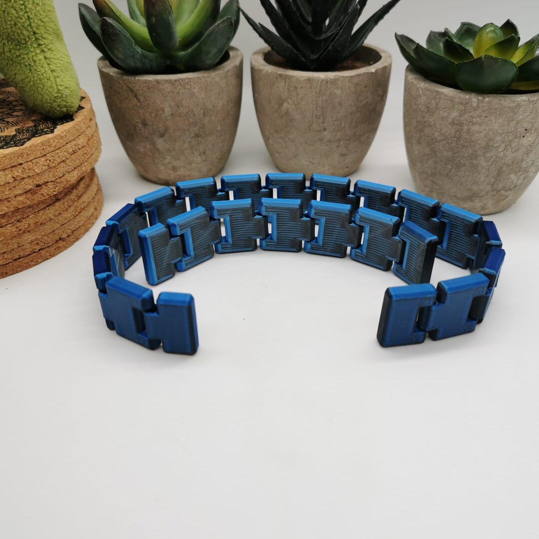 Fidget Chain - the Articulated Chain | Kinetic Wiggling Toy | Skill ...