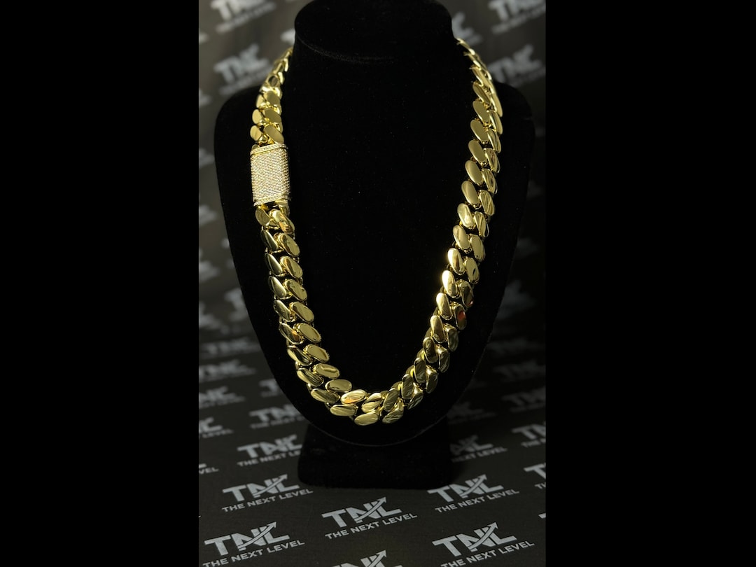 20mm Cuban Link Chain -18k Gold Plated -diamond ,cz Stones,485 Grams ...