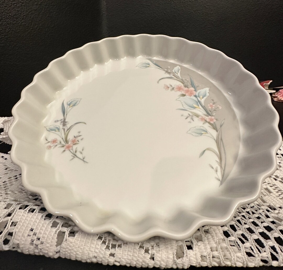 Rare Baker Hart and Stuart Amy Quiche Pie Baker Calla Lilies & Cherry ...