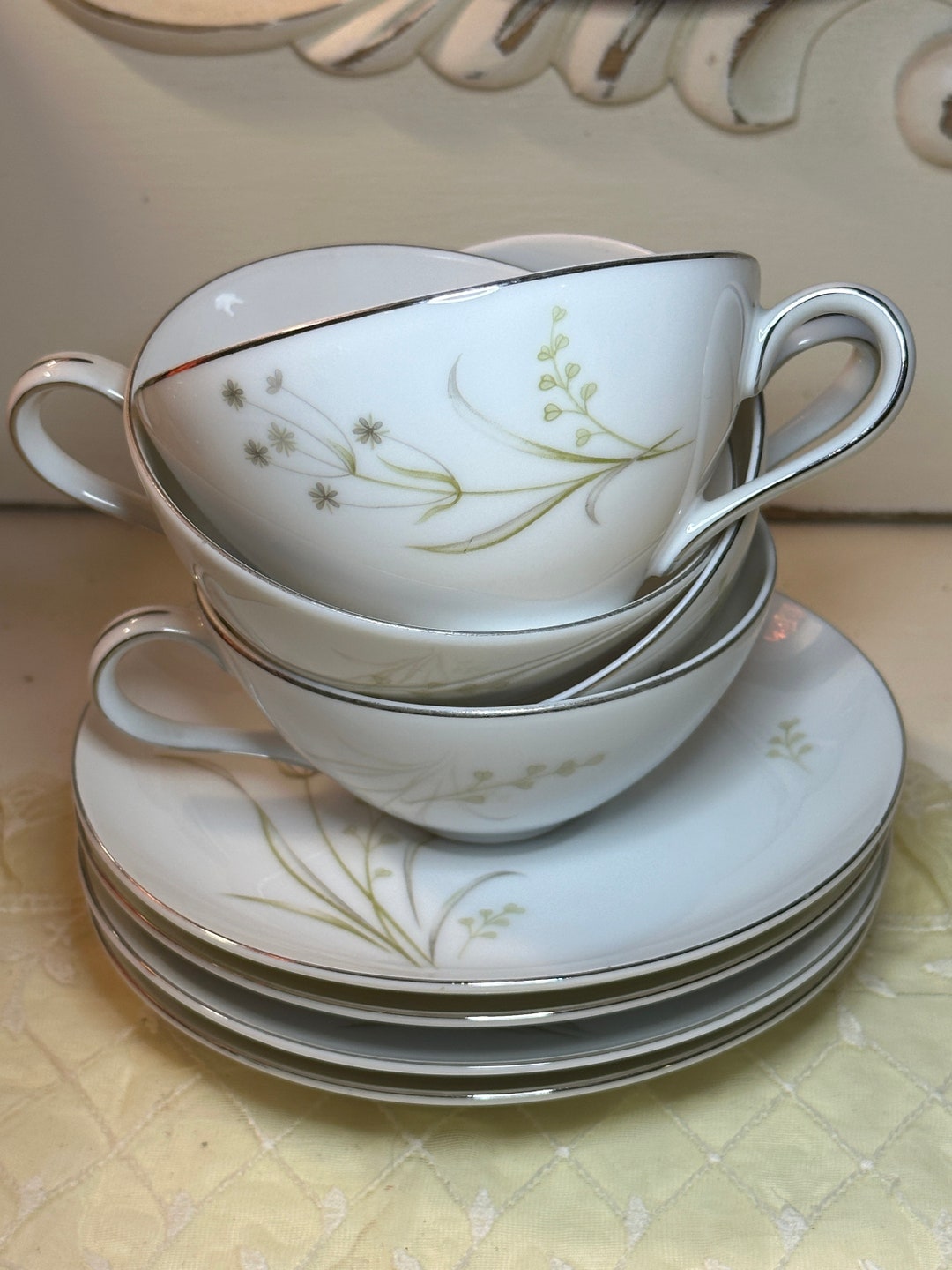 Vintage Chantilly by Meito China Cup and Saucer Set of 4 - Etsy