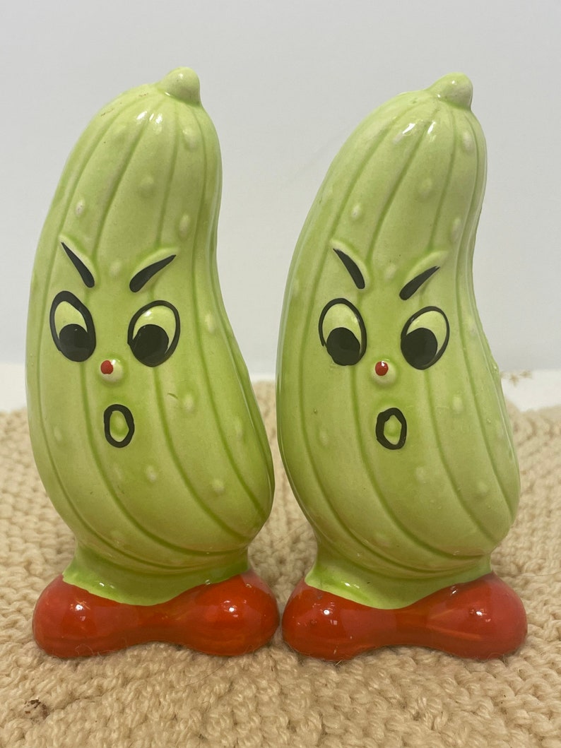 Vintage ANTHROPOMORPHIC DILL PICKLE Salt and Pepper Shakers. - Etsy