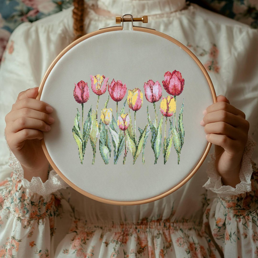 Tulips Cross Stitch Pattern, Cross Stitch Floral, Punto De Cruz, Home ...