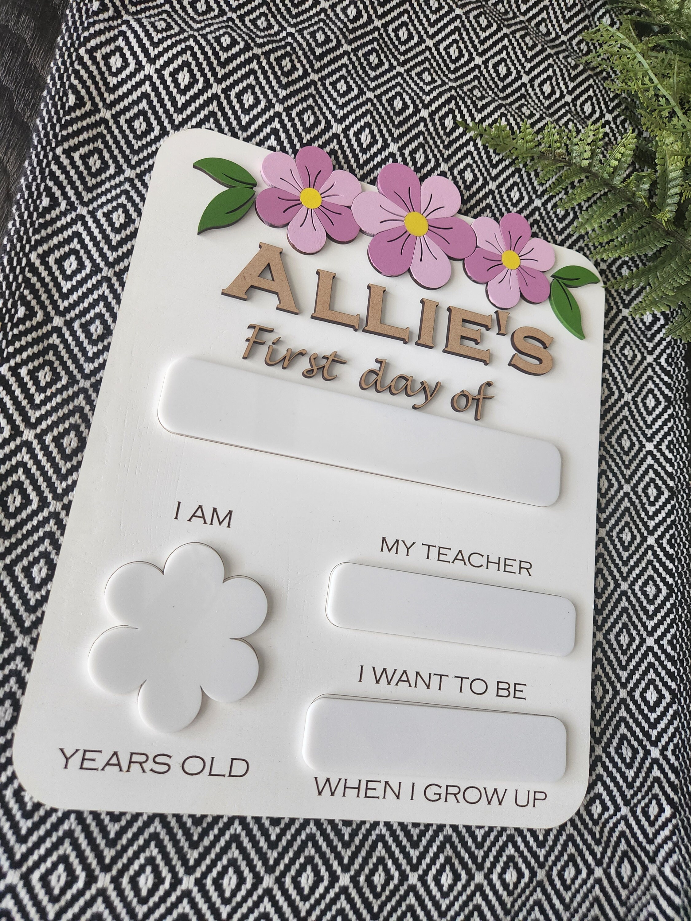 School Photo Prop Flowers, First Day of School Board, First and Last ...