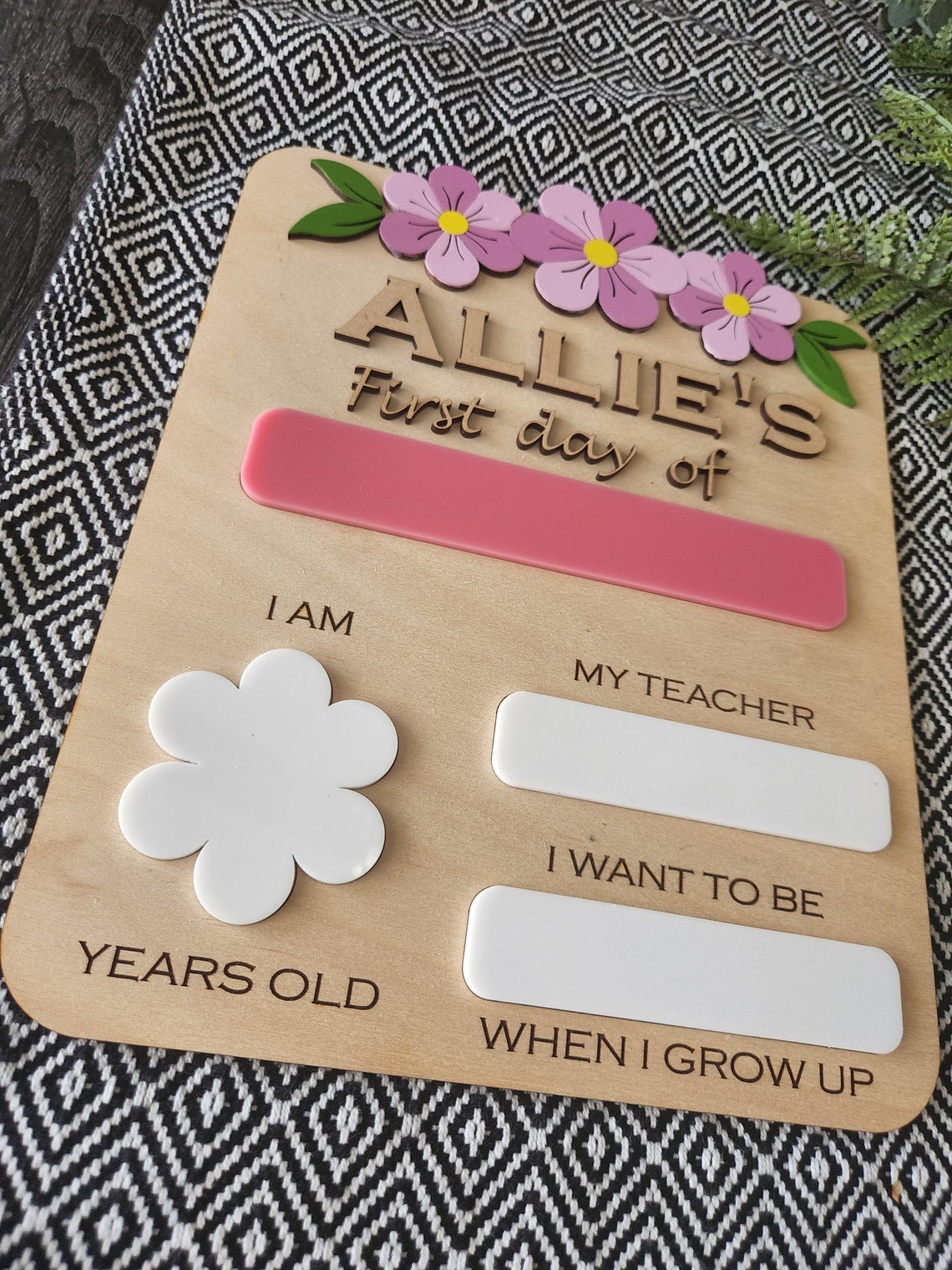 School Photo Prop Flowers, First Day of School Board, First and Last ...