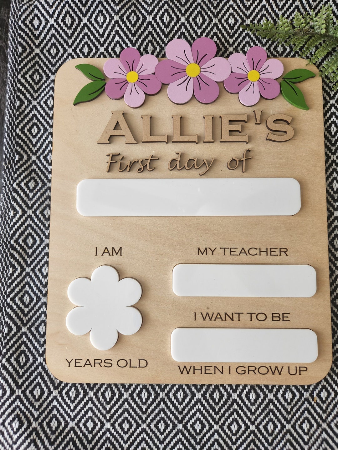 School Photo Prop Flowers, First Day of School Board, First and Last ...