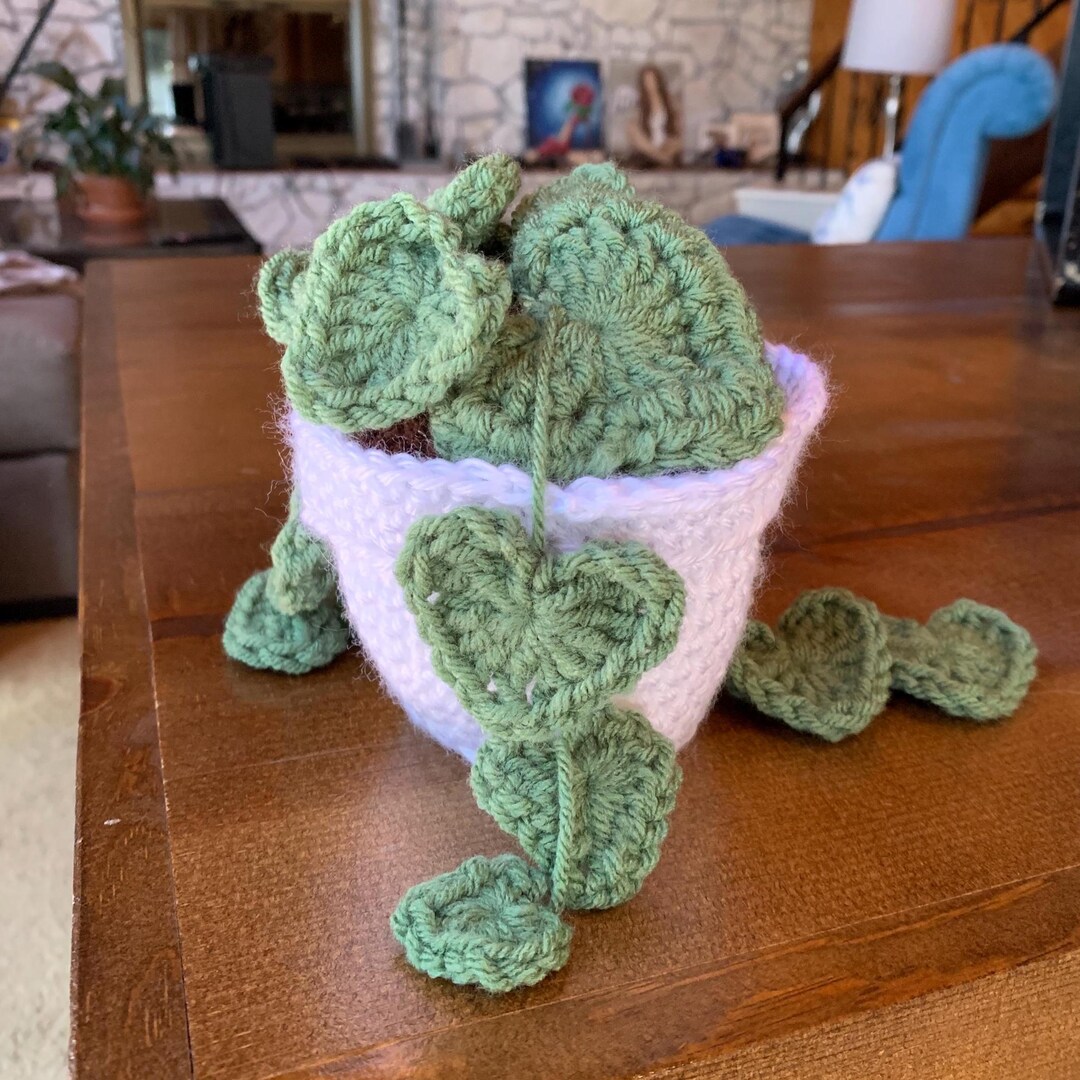 Handmade Crochet Pothos Plant – Realistic Faux Houseplant Decor, Boho ...