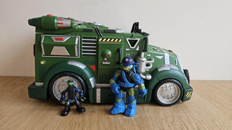 TMNT Teenage Mutant Ninja Turtles Battle Shell Armoured Truck & 2 ...