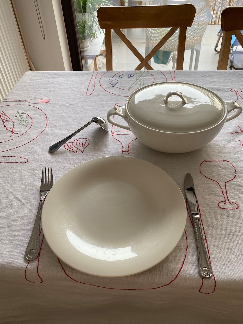 Hand Embroidered Dinner for 6 Linen Table Cloth With Plates Allocation ...