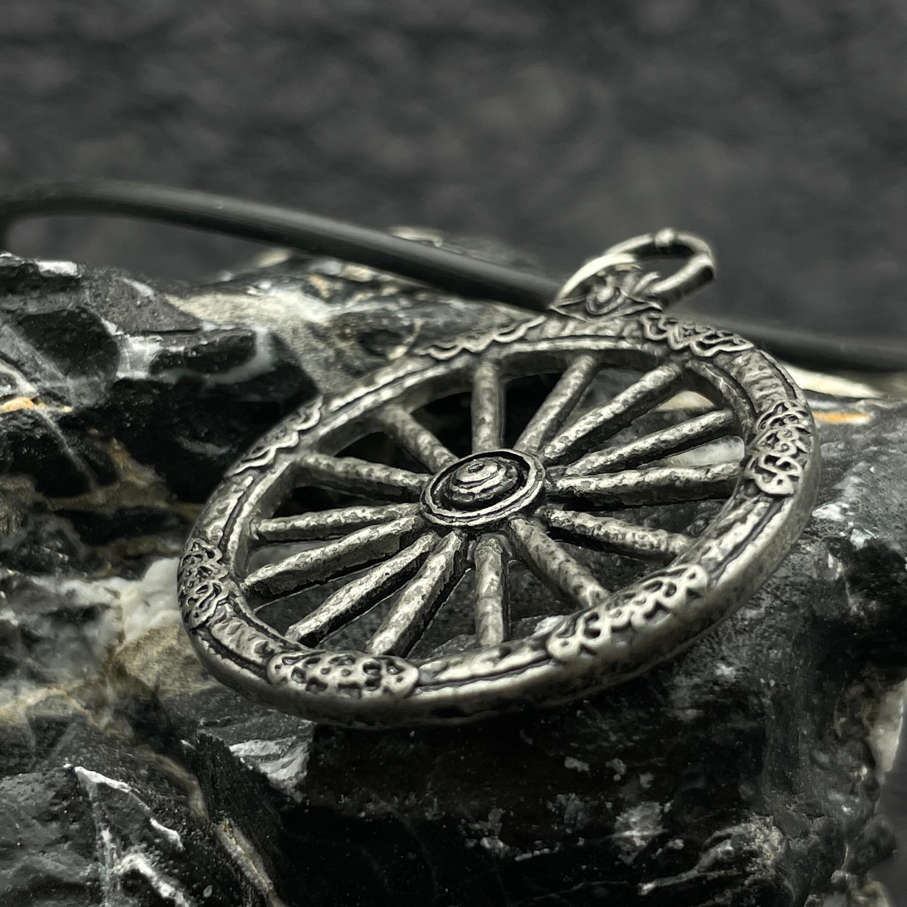 Bloodborne Necklace Wheel Hunter Badge 1.35 Cosplay Gift - Etsy
