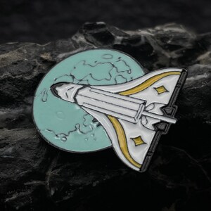 The Last of Us 2 Ellie Space Rocket Pin/keychain/necklace TLOU 2 Ellie ...