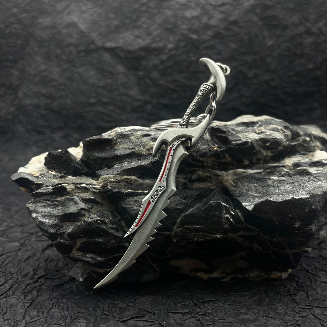 Skyrim Keychain Daedric Sword Keychain for Skyrim Cosplay and Gaming ...
