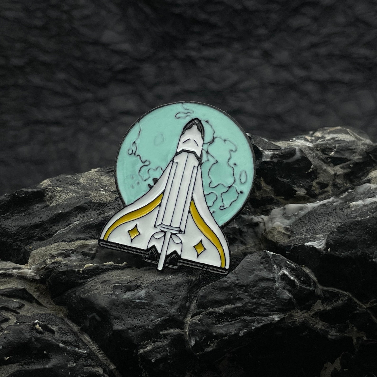 The Last of Us 2 Ellie Space Rocket Pin/keychain/necklace - Etsy