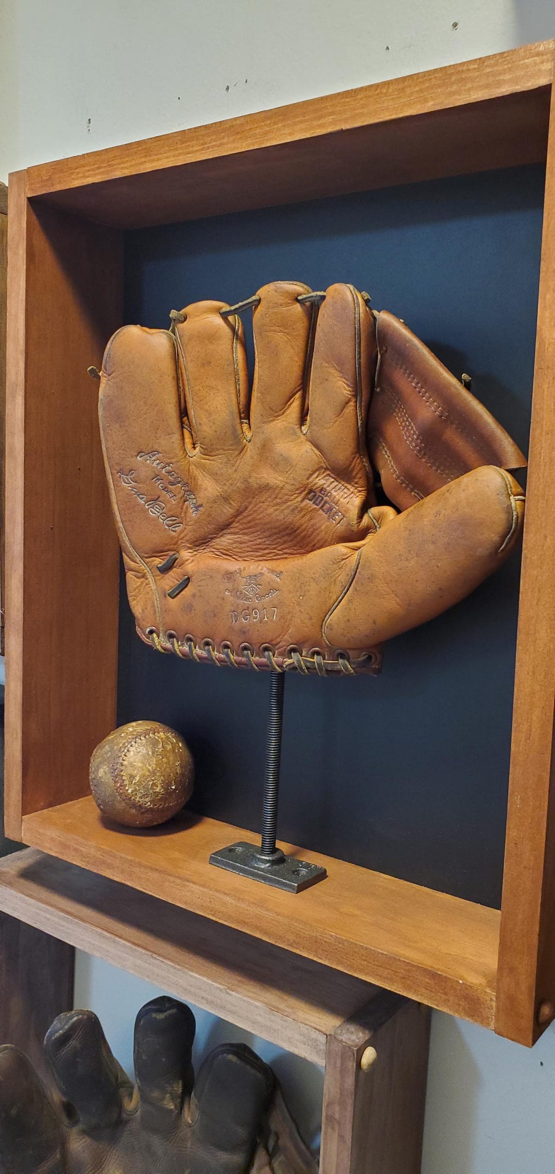 Vintage Baseball Glove Upcycled Into Large Home Decor Piece.. Ideal ...