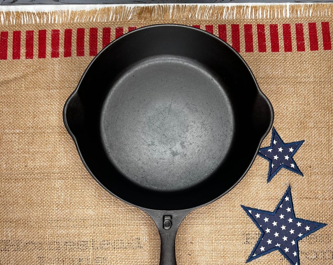 G.M. #8 Initial Cast Iron Skillet - Etsy