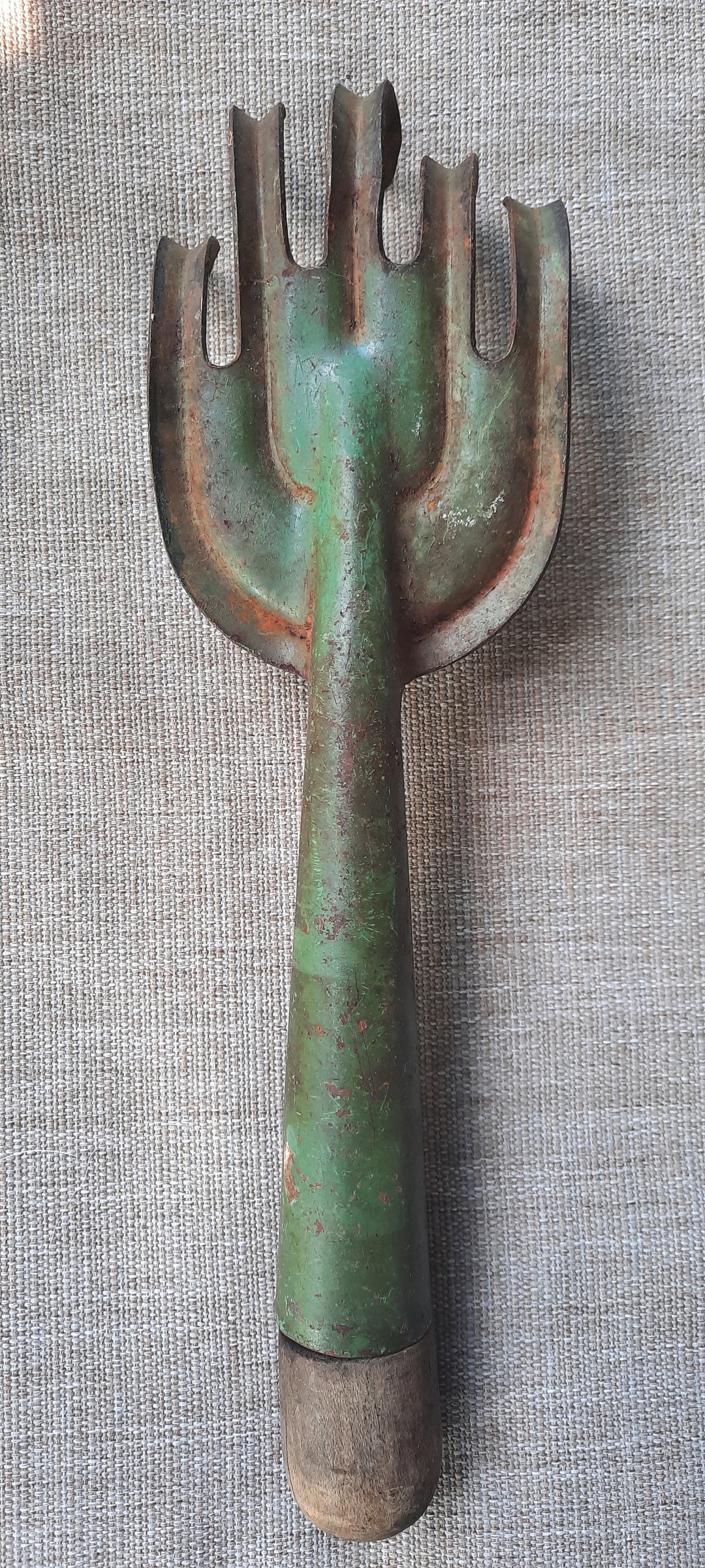 Vintage Hand Rake Gardening Tool. Porch Decoration. Garden Shed. Flower ...