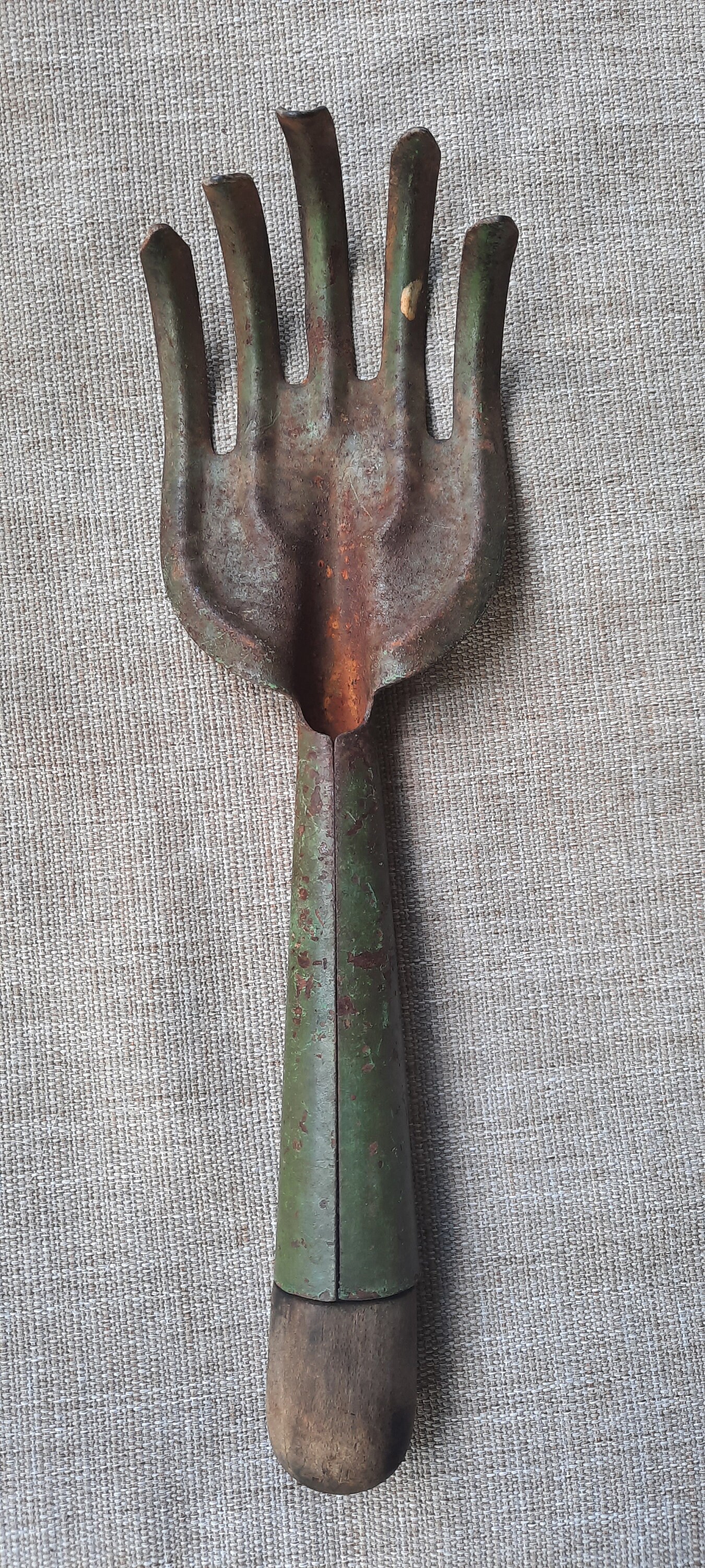Vintage Hand Rake Gardening Tool. Porch Decoration. Garden Shed. Flower ...