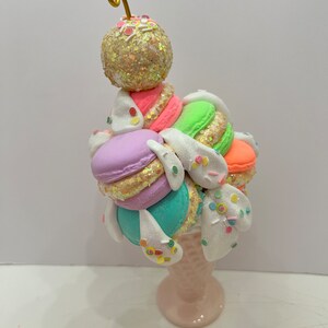 Crazy Macaron Sundae, Fake Bake, Faux Food, Ice Cream Sundae, Extreme ...