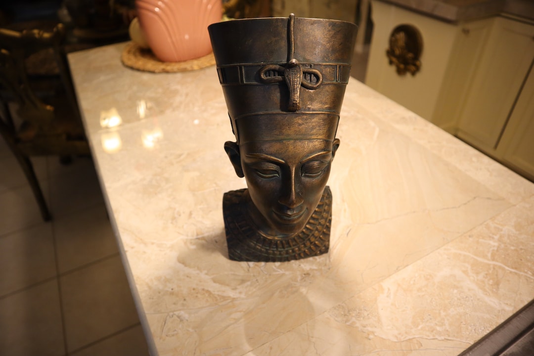 Vintage Queen Nefertiti Head Egyptian Bronze Finish Designer Resin ...