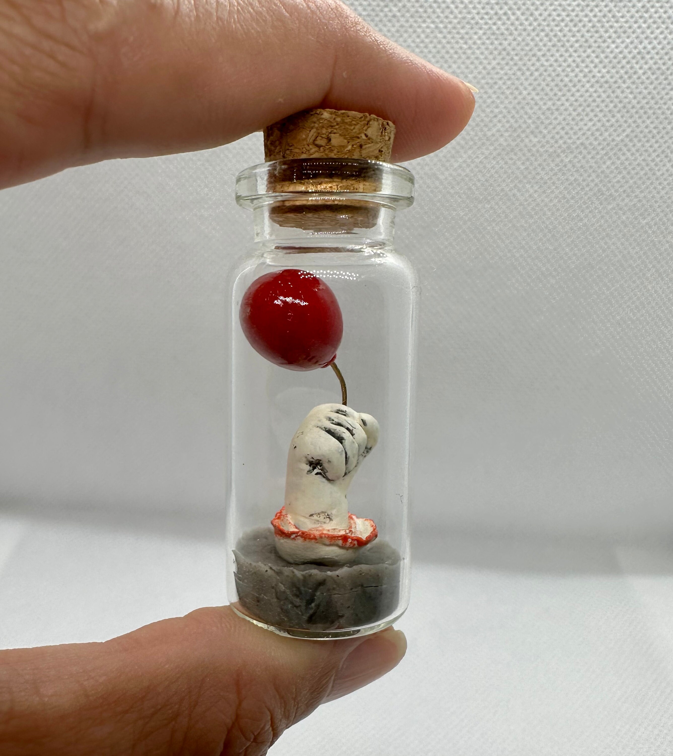 Pennywise the Clown With Red Balloon - Etsy