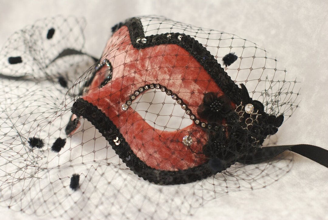 Traditional Venetian Mask "colombina" in Dark Pink Velvet and Veil - Etsy