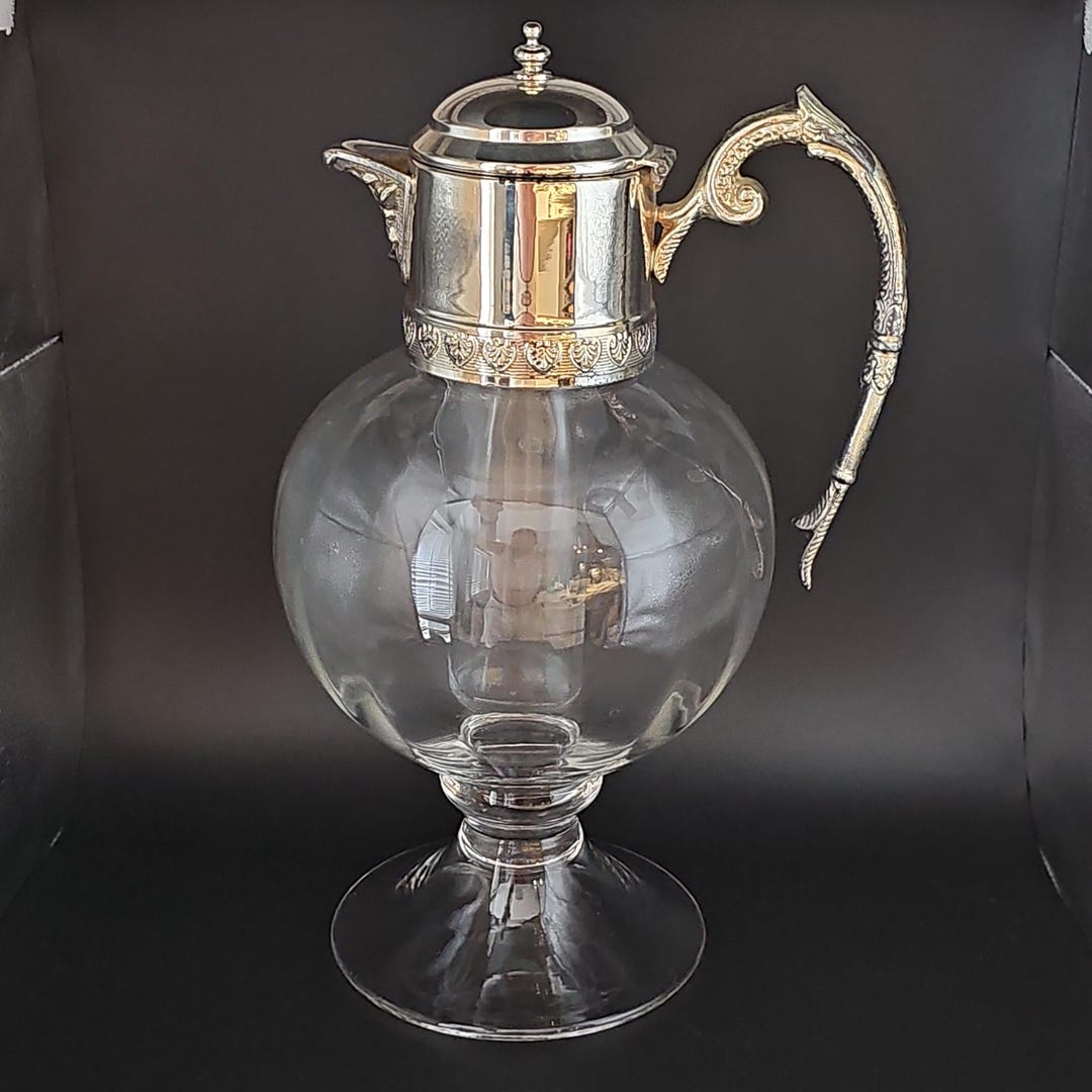 Large Glass Carafe Decanter With Centre Insert / Cooler. - Etsy