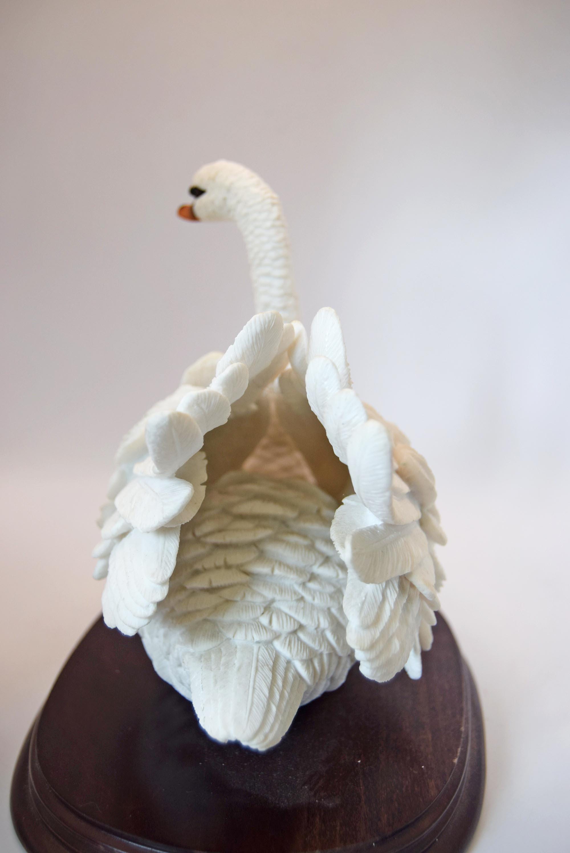 Leonardo Collection Swan Sculpture: 1996 Mint Condition, Hardwood Base ...