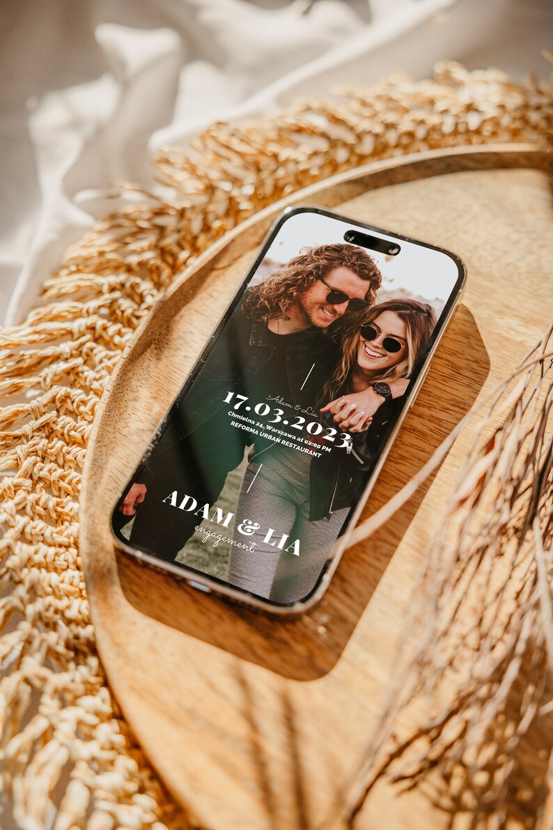 Boho iPhone Screen Mockup Invitation in Cozy & Warm Atmosphere, Device ...