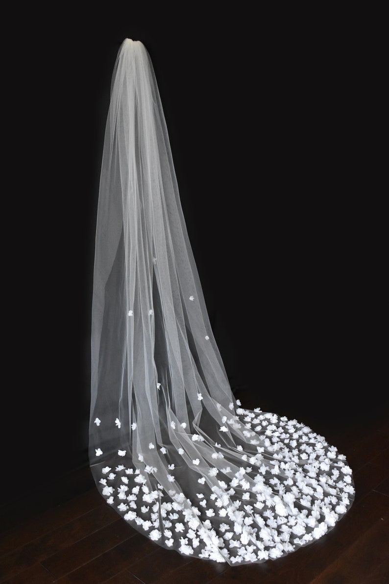 3D Floral Veil, Long Flowered Wedding Veil, Cathedral Off-white Bridal ...