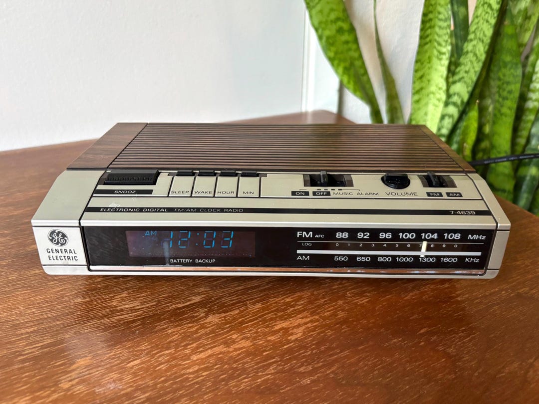 Vintage 1970s General Electric Digital FM/AM Clock Radio Alarm No. 7 ...