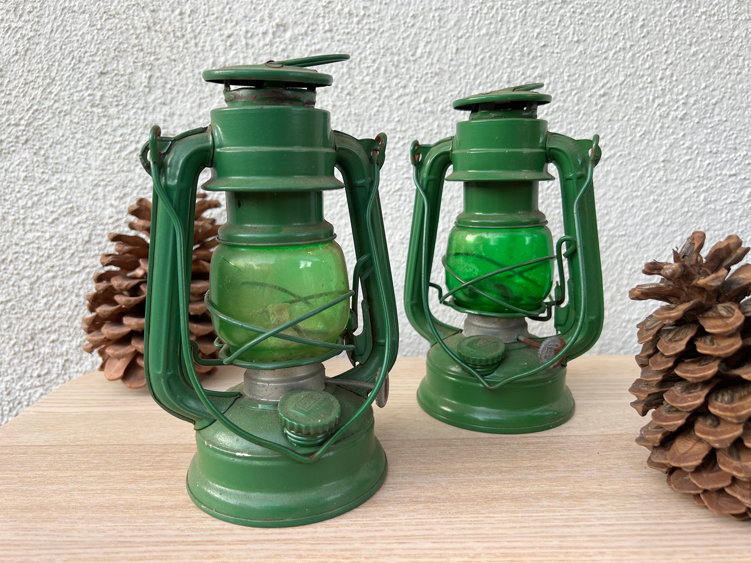 Vintage Winged Wheel No.350 Green Globe Oil Lantern Kerosene Vintage Winged Wheel No.350 Green Globe Oil Lantern Kerosene