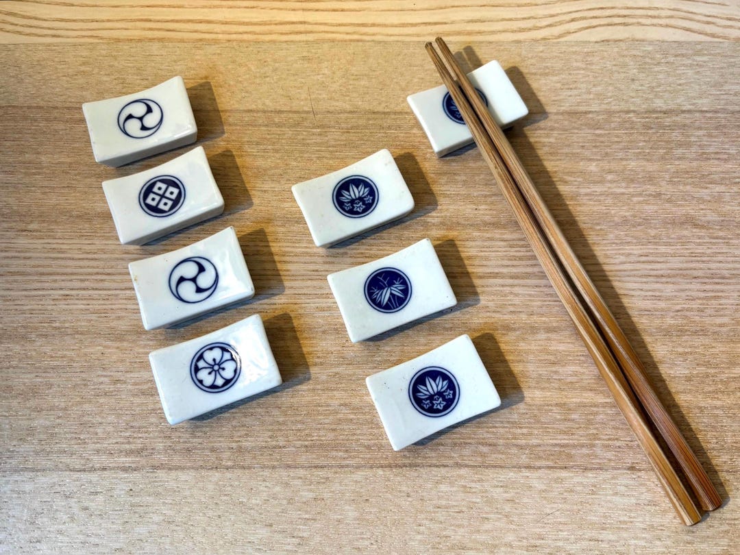 Vintage Japanese Blue Mon Hashioki | White Ceramic Chopstick Rest ...