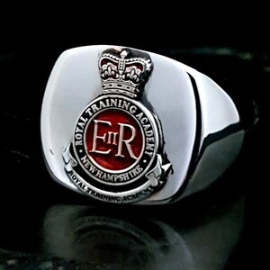 United Kingdom Coat of Arms and the British Royal Crown Coat of Arms ...