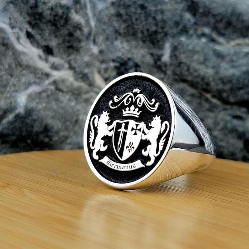 Custom Family Crest Signet Ring: Sterling Silver or Gold - Etsy