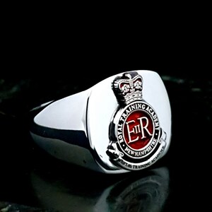 United Kingdom Coat of Arms and the British Royal Crown Coat of Arms ...