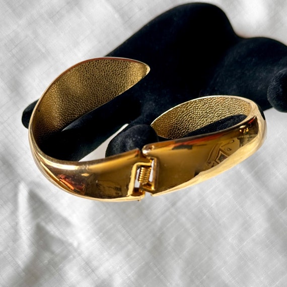 Gold Tone 80’s Spring Hinge Cuff Bracelet - Gem