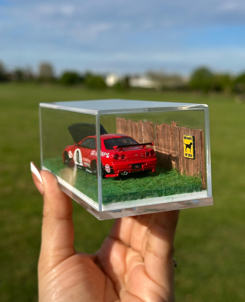 1:64 Scale Car Diorama Lawn View for Diecast Cars, Nissan GTR R34 ...