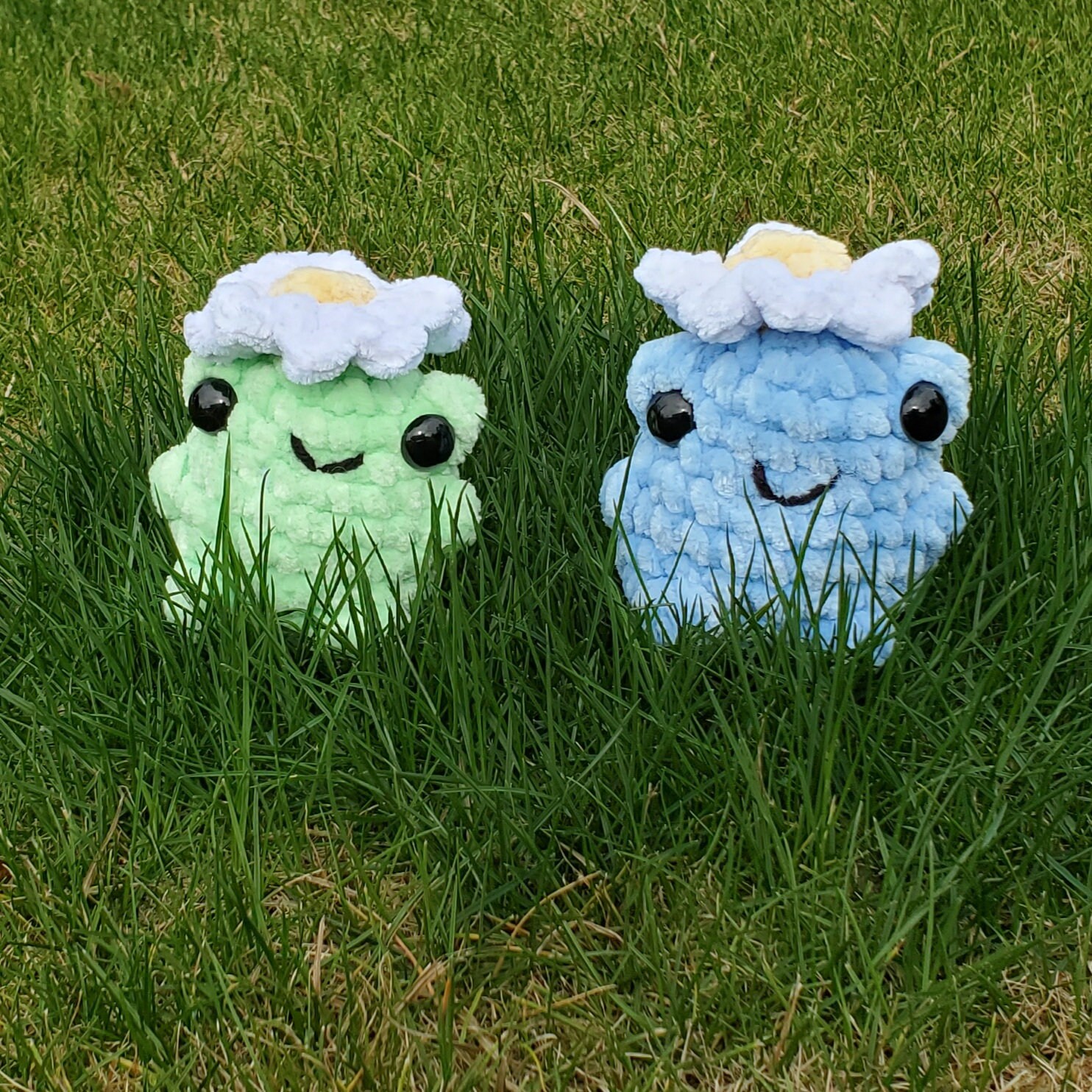 Daisy Frog NO SEW Chubby Amigurumi Crochet Pattern PDF Fluffy Flower ...