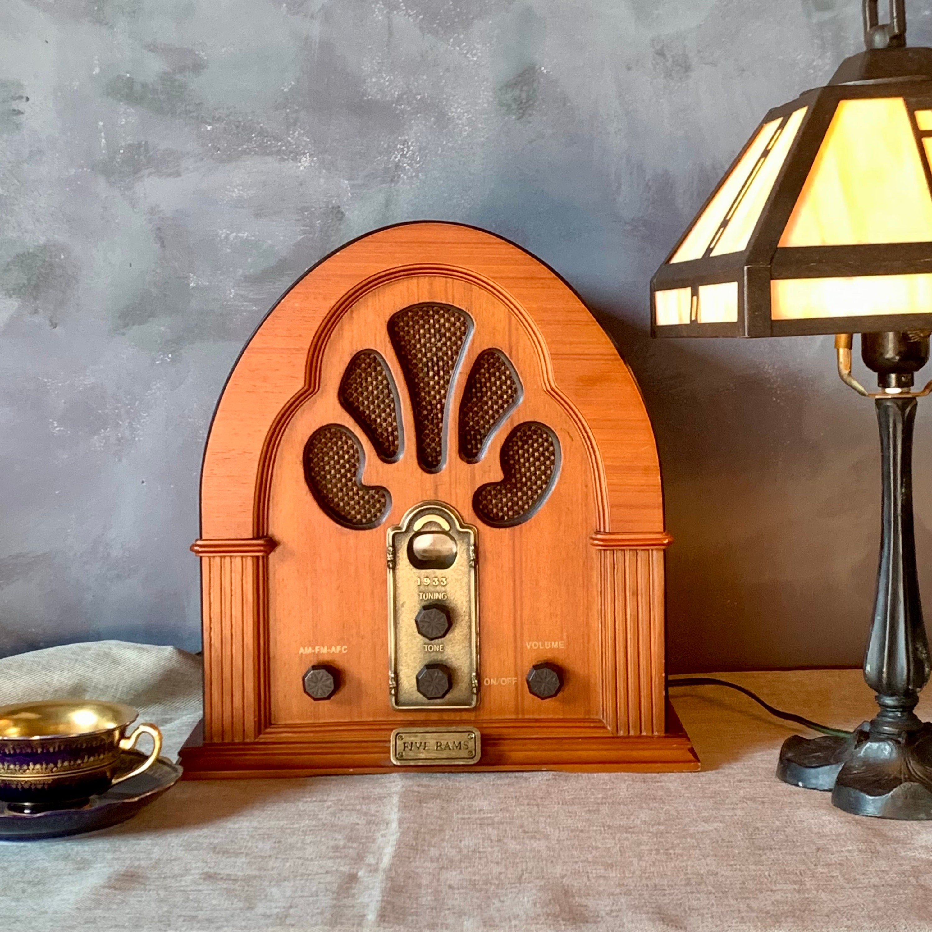 Classic Collectors Edition 1933 Replica Cathedral Style Antique Radio ...
