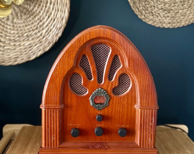 Prosonic Vintage 1932 Replica Cathedral Style Antique Radio AM/FM Radio ...