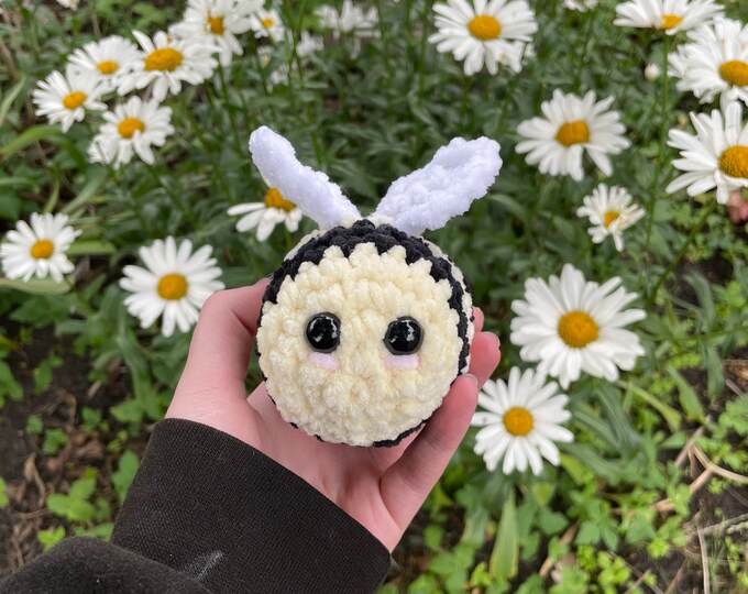 Mini Bee Plushy Amigurumi Crochet - Etsy