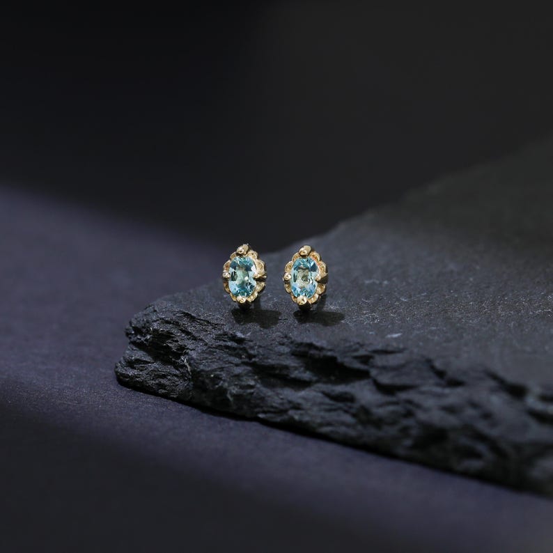 14K Solid Gold Floral Swiss Blue Topaz Earring, Dainty Flower Cartilage ...