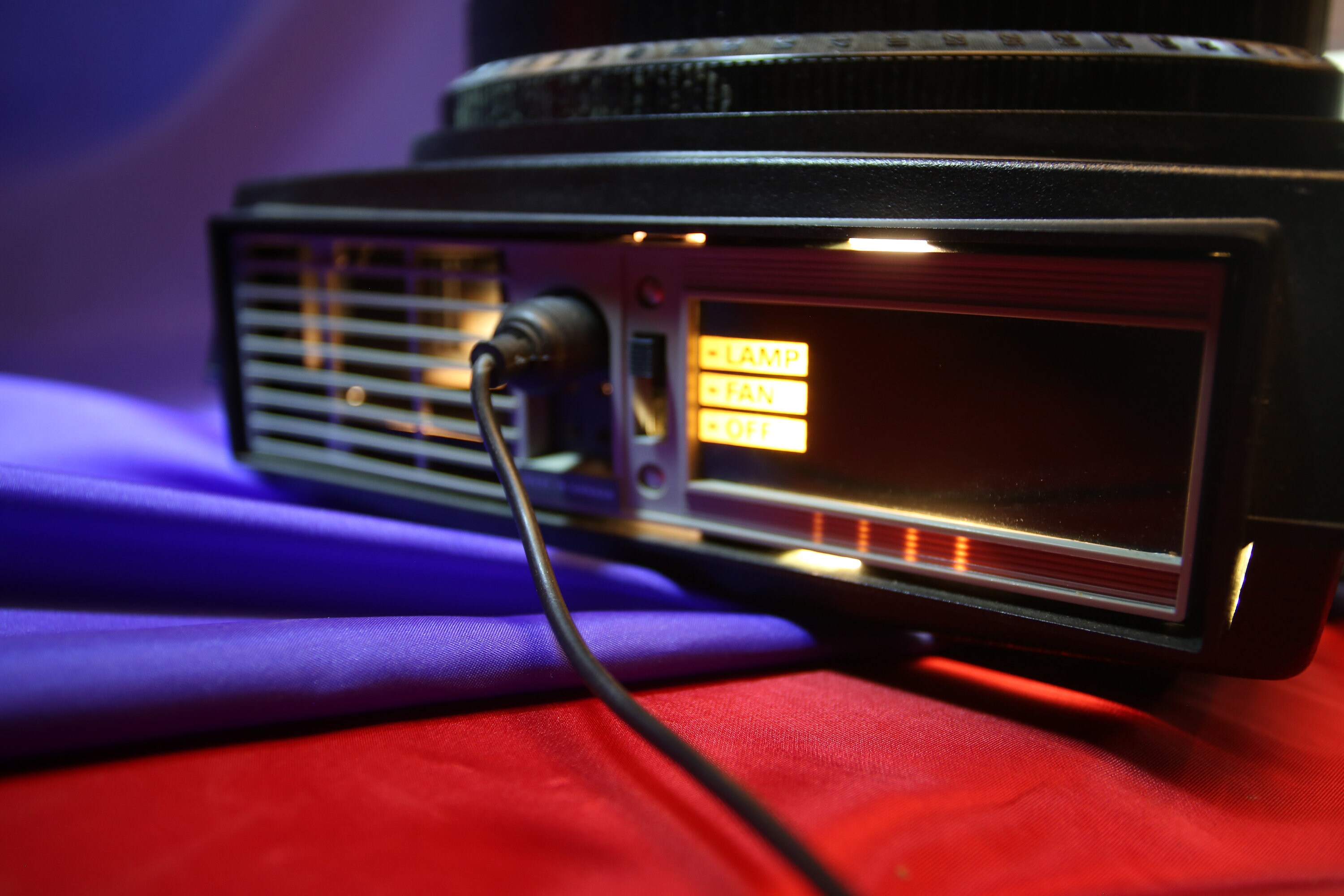 Vintage Kodak Carousel 600H 35mm Slide Projector With Remote - Etsy