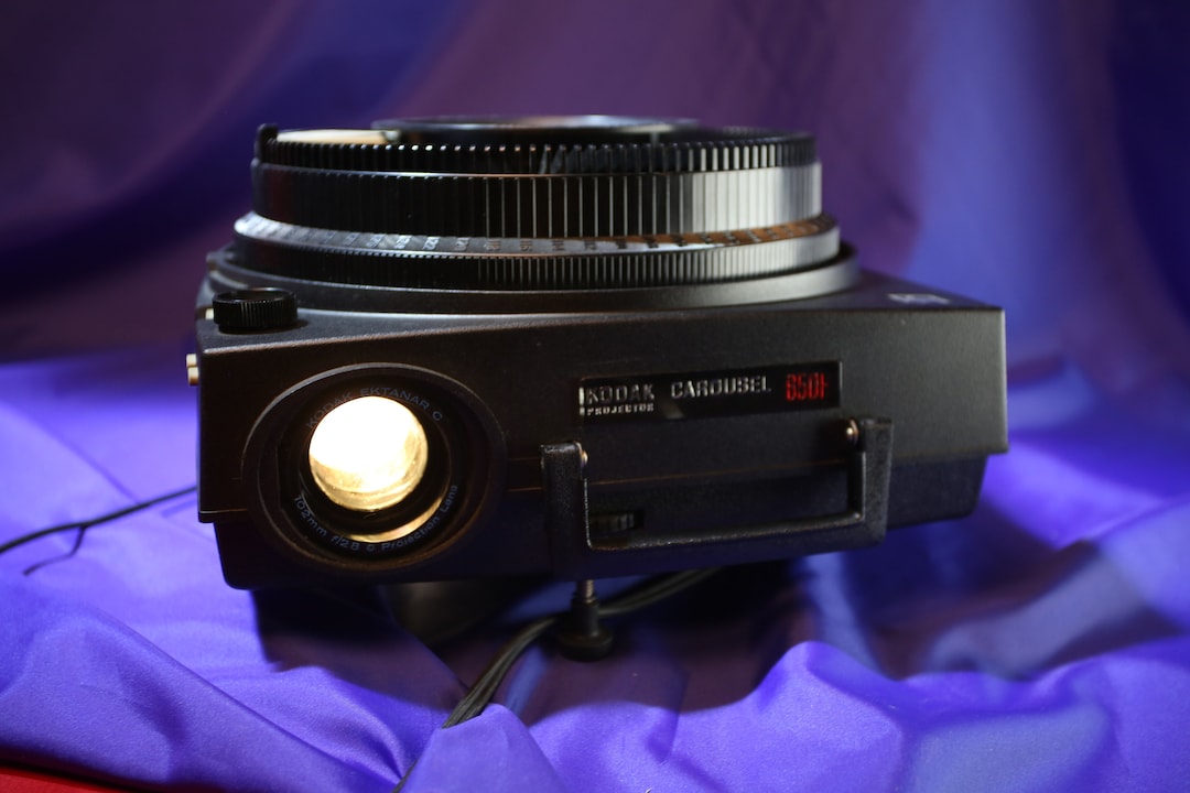 Vintage Kodak Carousel 600H 35mm Slide Projector With Remote - Etsy