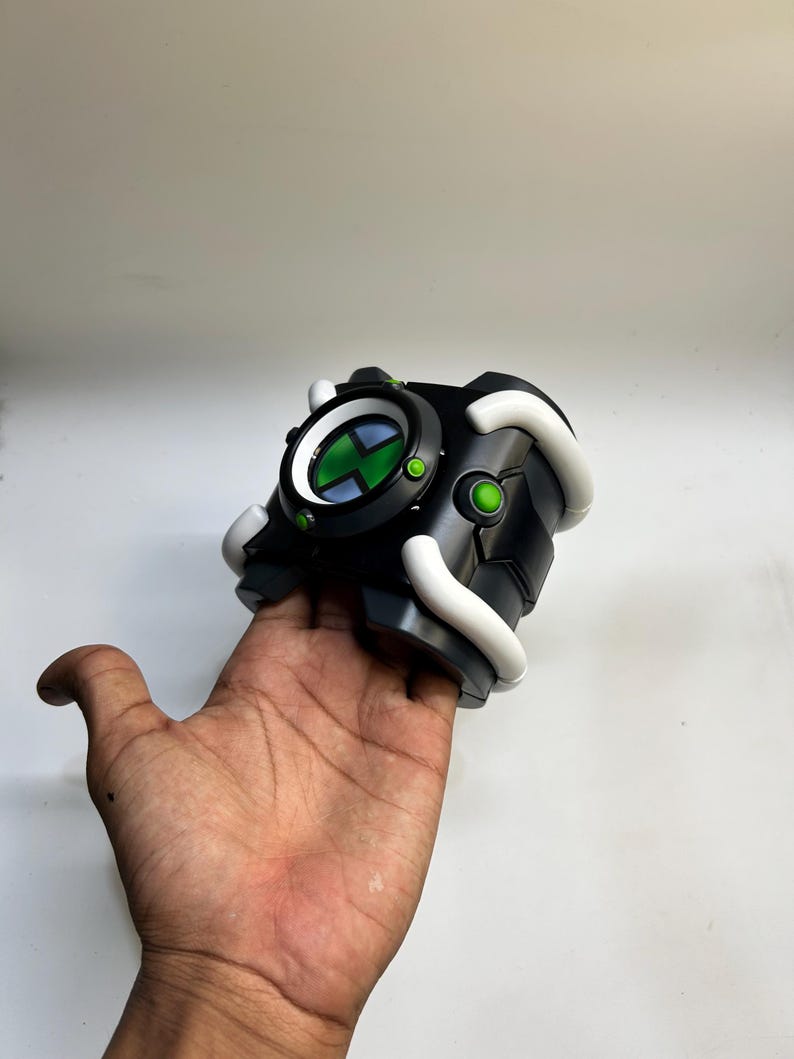 Omnitrix - Ben 10 Classic Smartwatch Case | Fits Samsung Galaxy Watch ...