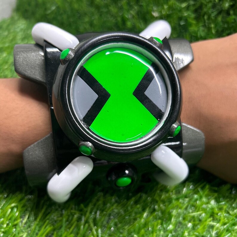Omnitrix - Ben 10 Classic Pop up Watch Replica, Collectables, Cosplay ...