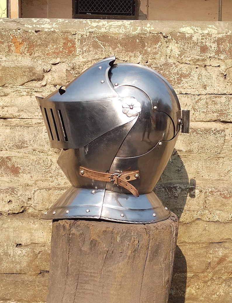 Halloween European Closed Helmet With Stand Medieval Knight Visor ...